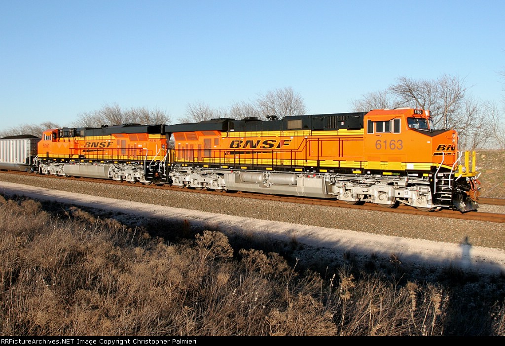 BNSF 6163 and BNSF 6161